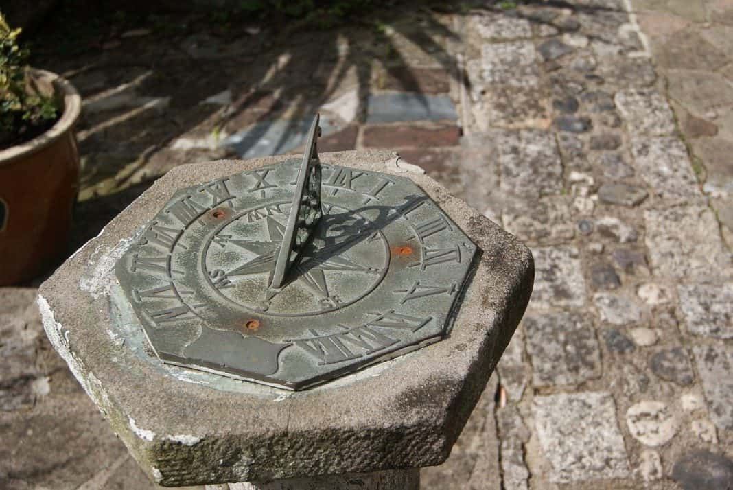 how-to-tell-time-with-the-sun-3-tricks-revealed-outdoor-federation